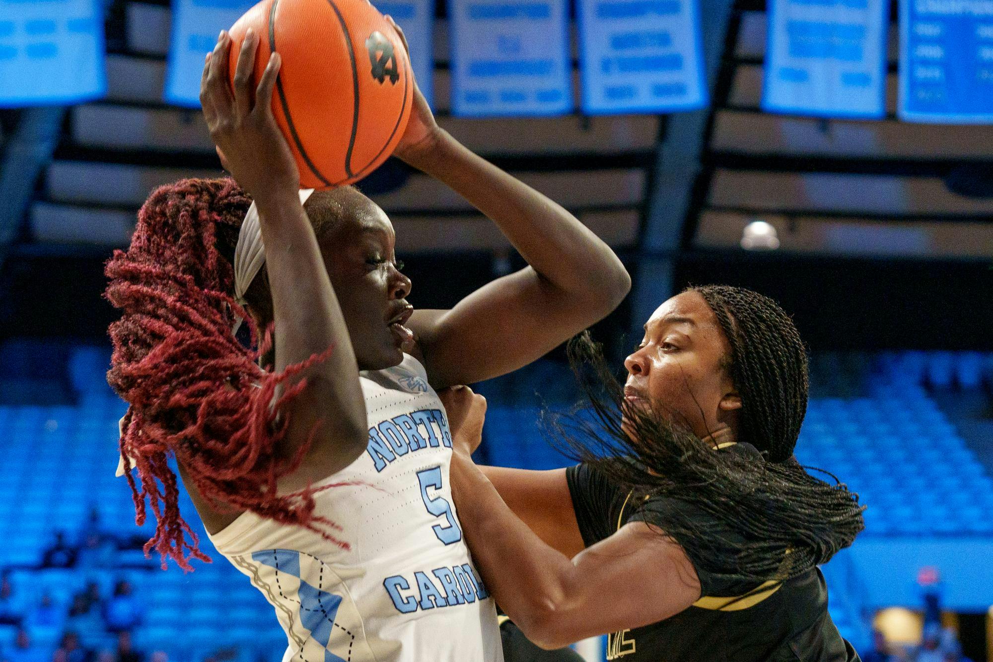Maria Gakdeng's 21 points, 14 rebounds push UNC to win over Syracuse ...