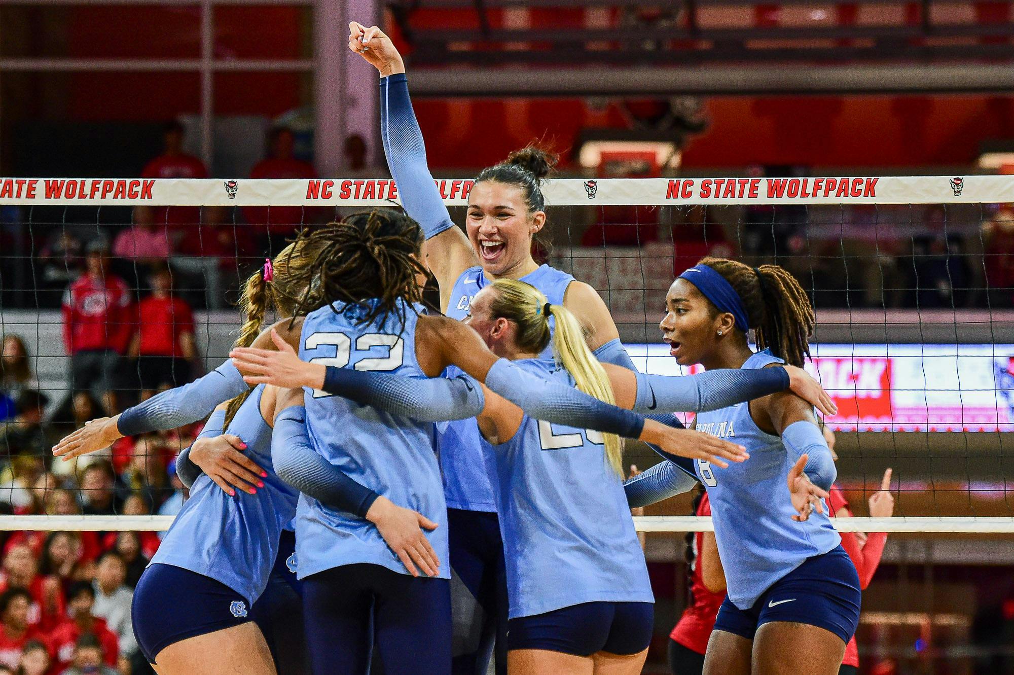 UNC volleyball defeats UVA, 3-2, on Sunday afternoon - Daily Tar Heel