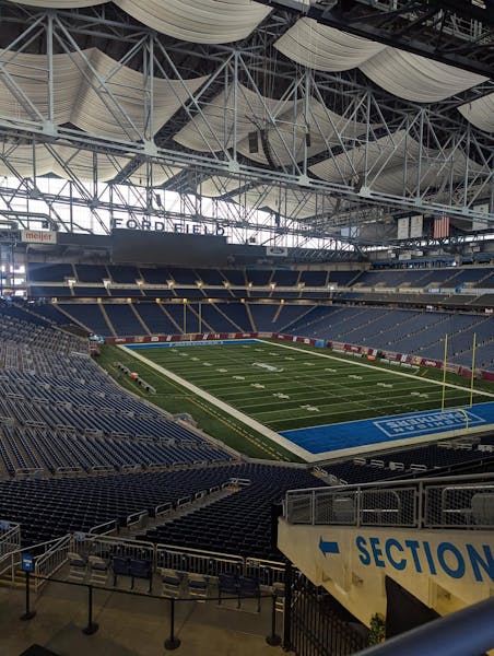 EMU's AMA takes students to tour Ford Field, learn about marketing in ...