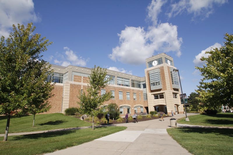 Halle Library_01.JPG - The Eastern Echo