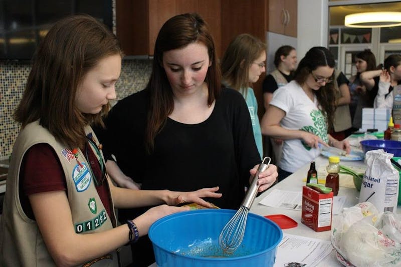Kappa Delta and Girl Scouts break records in cookie sales - Elon News ...