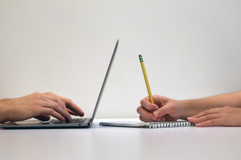 Elon faculty express concerns over note taker changes - Elon News Network