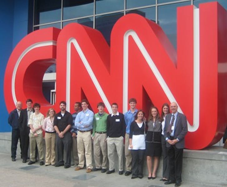 New Requirement for Communications Fellows Program - Elon News Network