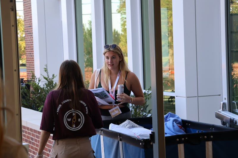 Elon University welcomes incoming students to East Neighborhood - Elon ...