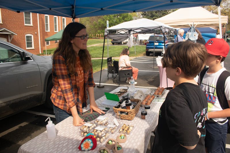 Elon town farmers market brings community, university together - Elon ...