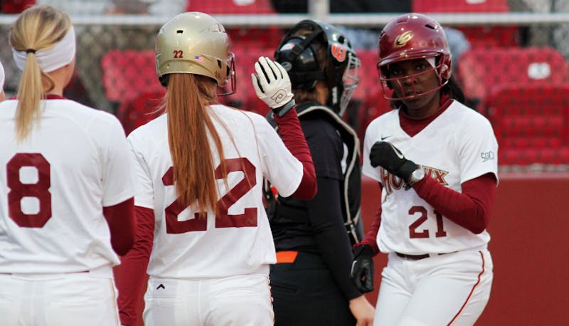 Elon softball gains momentum, sweeps Chattanooga - Elon News Network