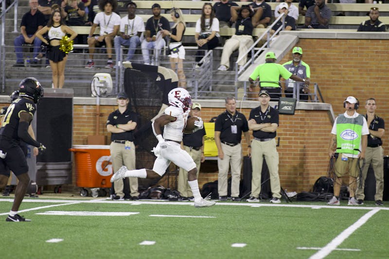 Elon University football falls in season opener - Elon News Network