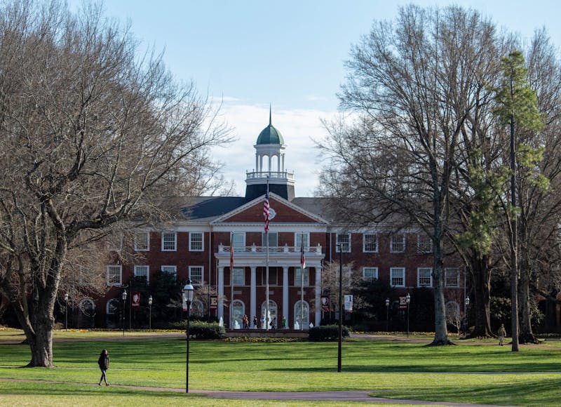 Guide to Elon University during Fake Break - Elon News Network