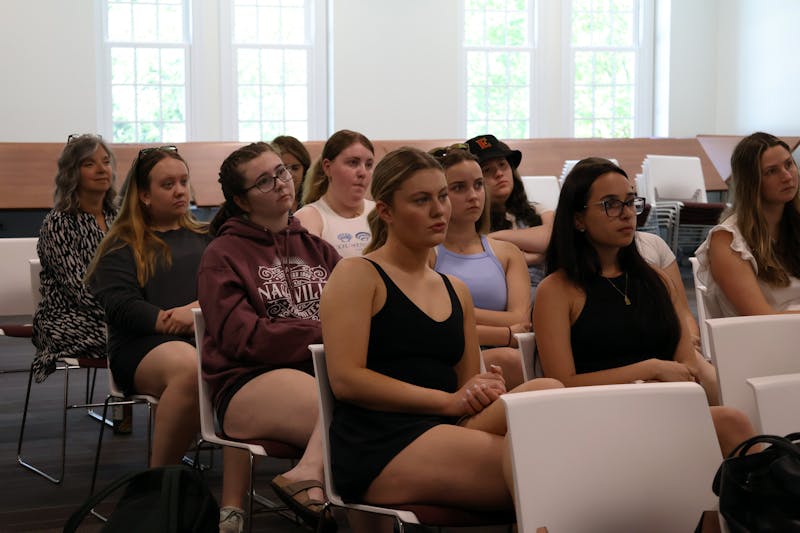 AEPhi visits Elon, hosts interest meeting - Elon News Network