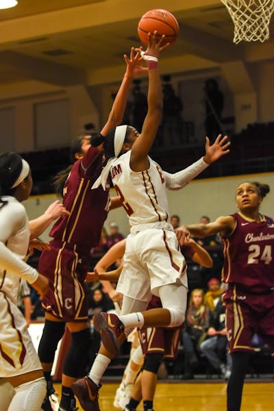 Defense leads the way in women’s basketball win - Elon News Network