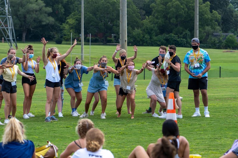 New Student Orientation prepares for modified experience - Elon News ...