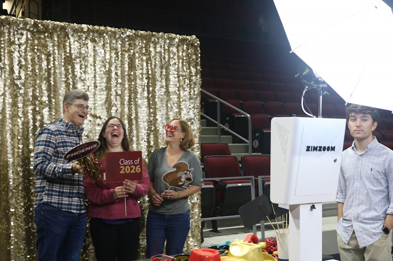 Parents, students attend indoor Phoenix Fan Fest - Elon News Network