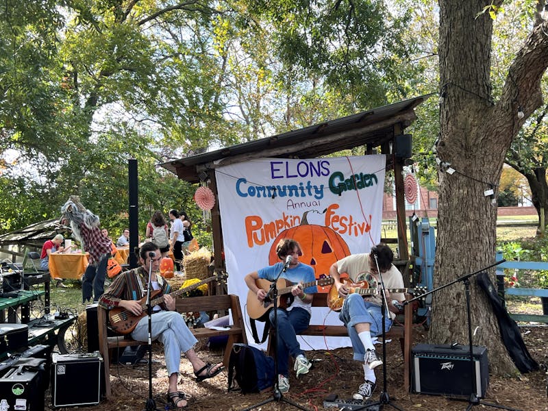 Elon Community gathers for pumpkin festival - Elon News Network