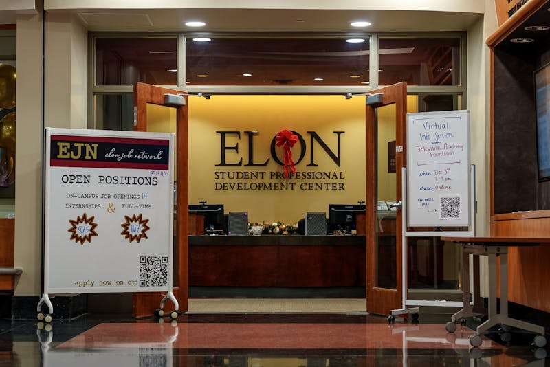 Elon University students prepare for internship, job searches - Elon ...