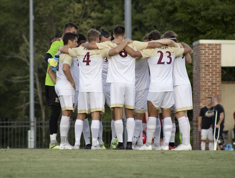 Elon men’s soccer team earns impressive exhibition win - Elon News Network