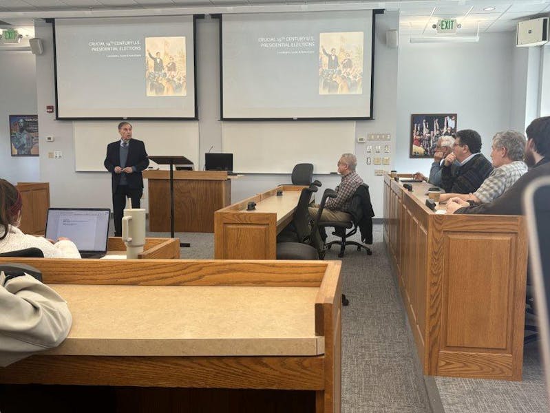 Tom Jones hosts annual Halbrook Conversations - The Echo