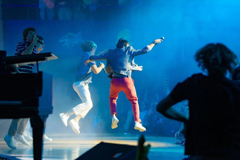 MyGen returns to the stage with energy and talent - The Echo