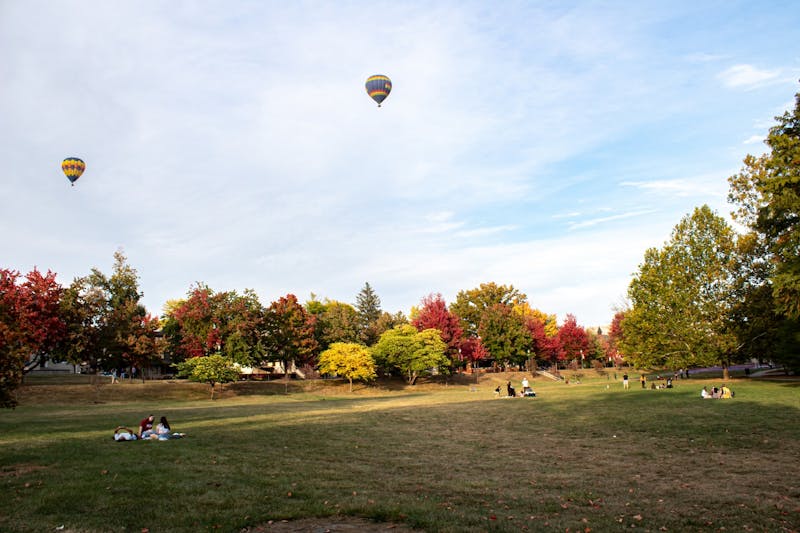 GALLERY: Students enjoy fall on IU's campus - Indiana Daily Student