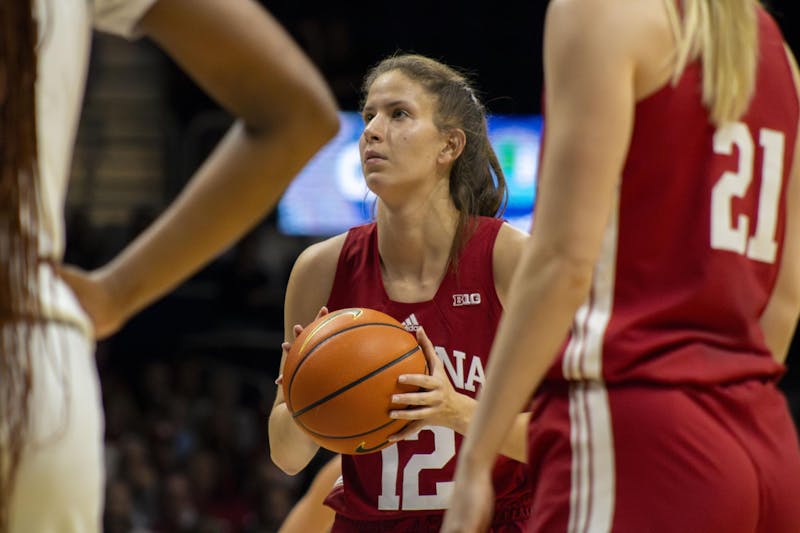 Indiana women’s basketball continues to repeat mistakes, falls to ...