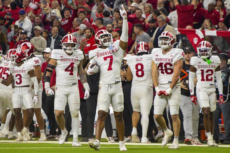 Indiana football rises to No. 1 in final CFP ranking, clinches Rose ...
