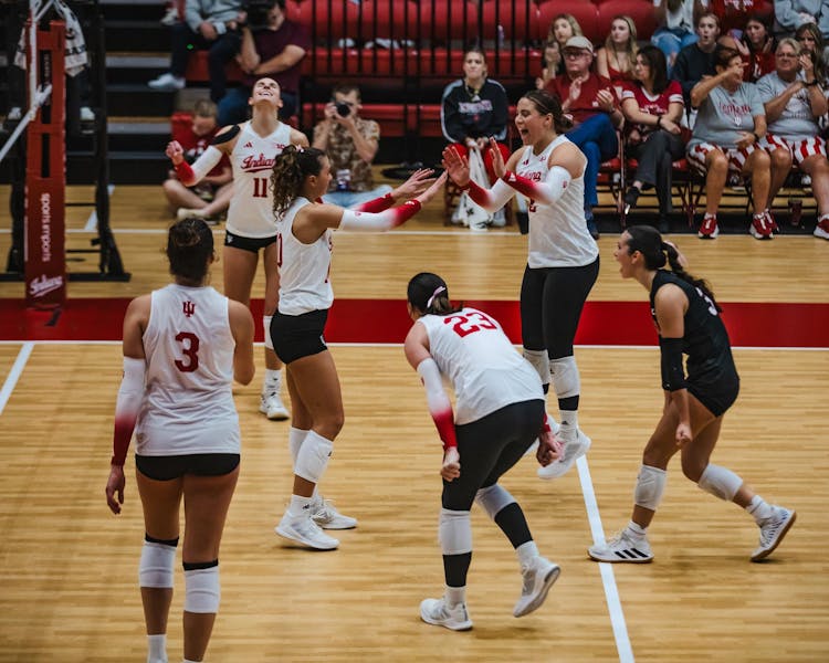 Camryn Haworth serves up history as Indiana volleyball secures 2 East ...