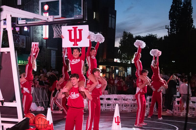 Hoosier Hoops on Kirkwood lights up downtown Bloomington, kicks off ...