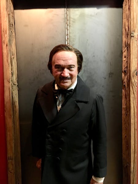 David Keltz performs a reading of Poe’s “The Raven” - The Johns Hopkins ...