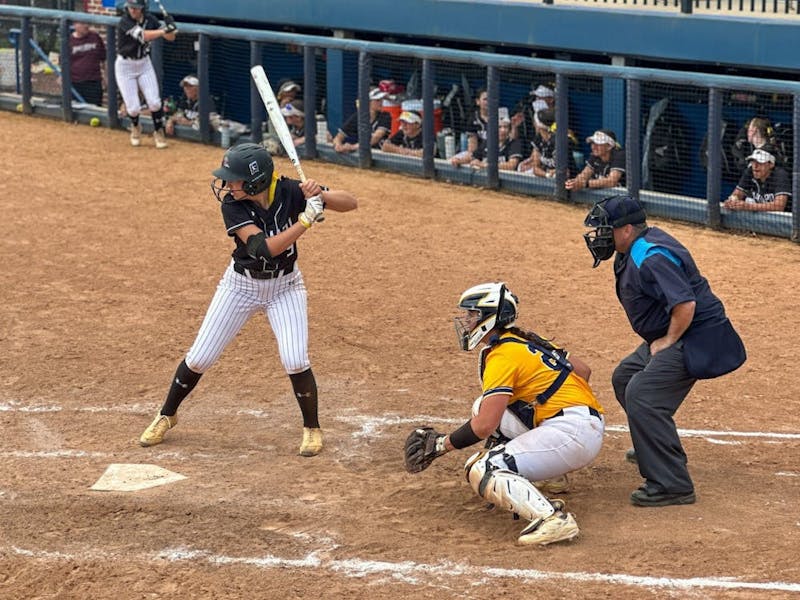 TCNJ softball splits opening two doubleheaders - The Signal