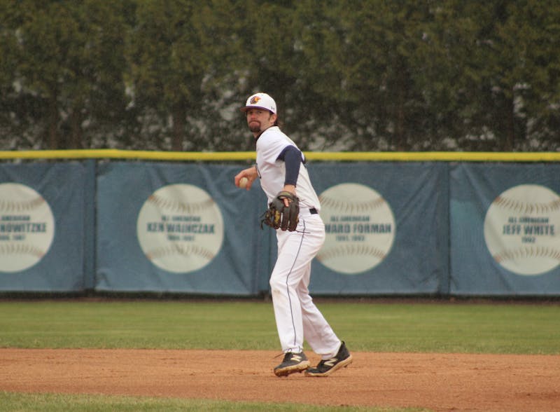 TCNJ baseball splits conference matchups - The Signal