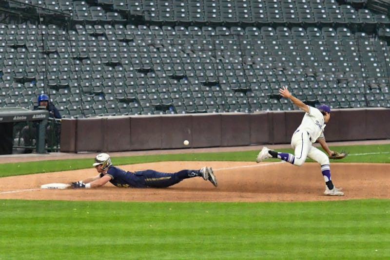 Irish suffer extra-inning loss at Wrigley Field - The Observer