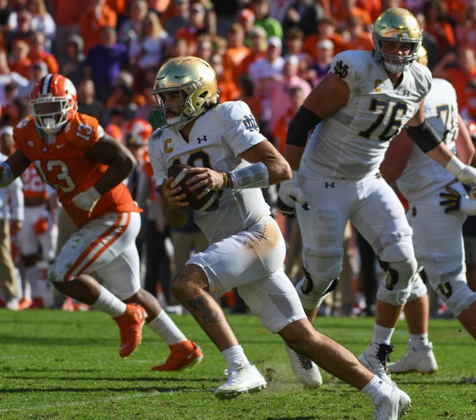 Tunnel vision: Offense doesn’t produce against Clemson - The Observer
