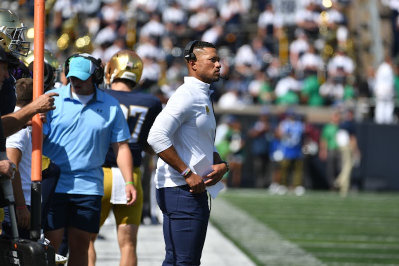 Irish secure commitment from top 2025 quarterback recruit Deuce Knight ...