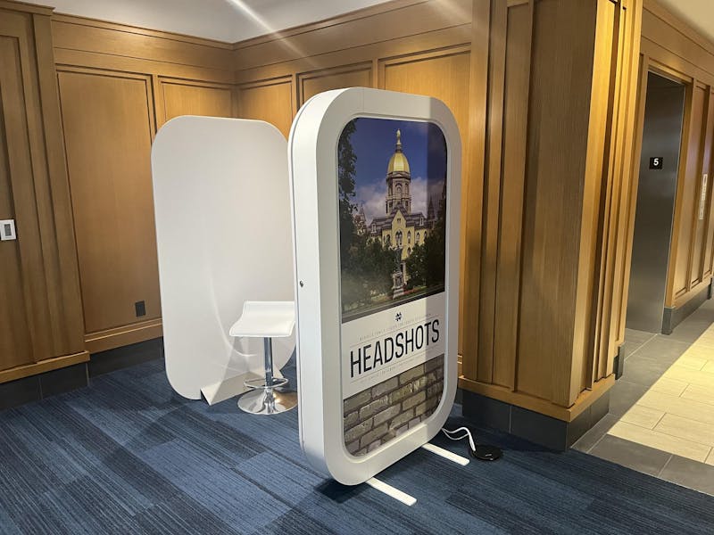 Career center installs photo booth for LinkedIn headshots - The Observer