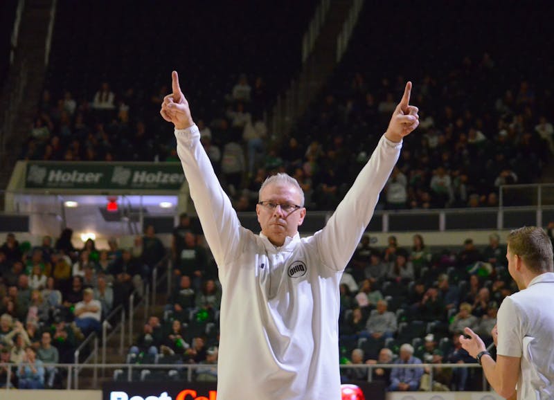 Men’s Basketball: Ohio takes over late, wins Battle of the Bricks - The ...