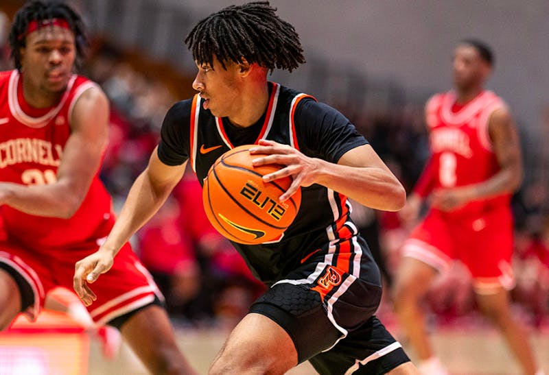Men’s basketball tops Ivy standings with wins at Columbia, Cornell ...