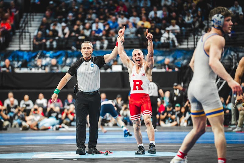 Dean Peterson pins Richard Figueroa, reigning national champion, to ...