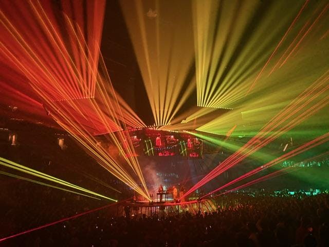 'Deadbeat' takes Brooklyn: Tame Impala kicks off US tour with Barclays ...