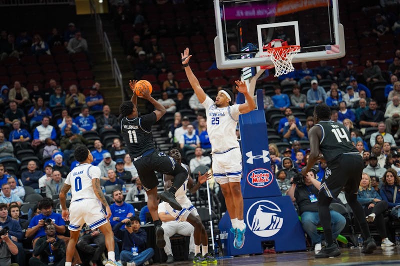 'He’s a monster': Hines, men's basketball dominate defensively in ...