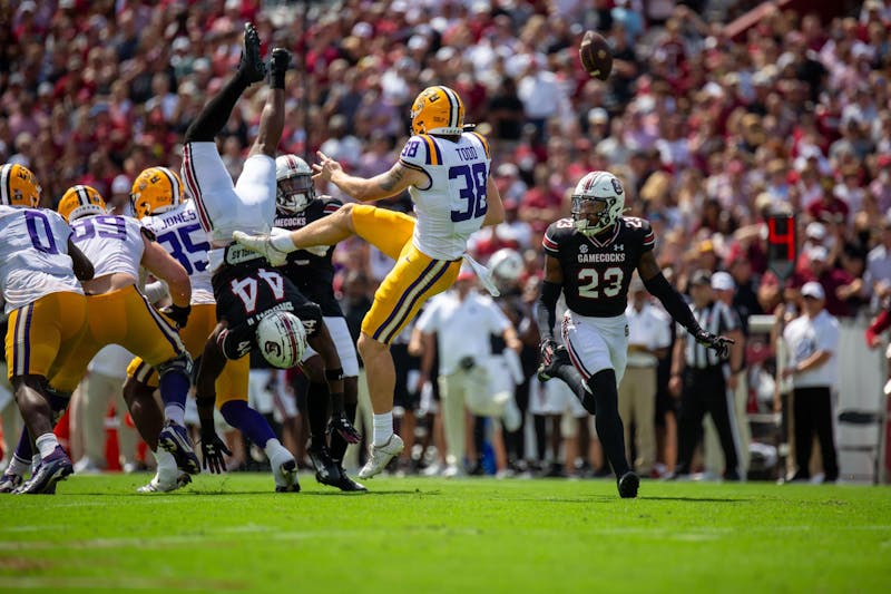 Analysis: Gamecock football commits costly mistakes in loss to LSU ...