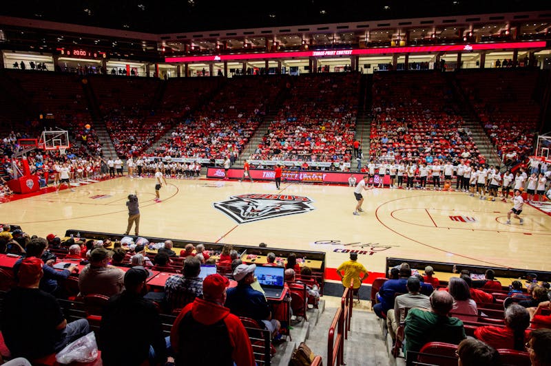 Lobos Basketball howls again in first event of the preseason - The ...
