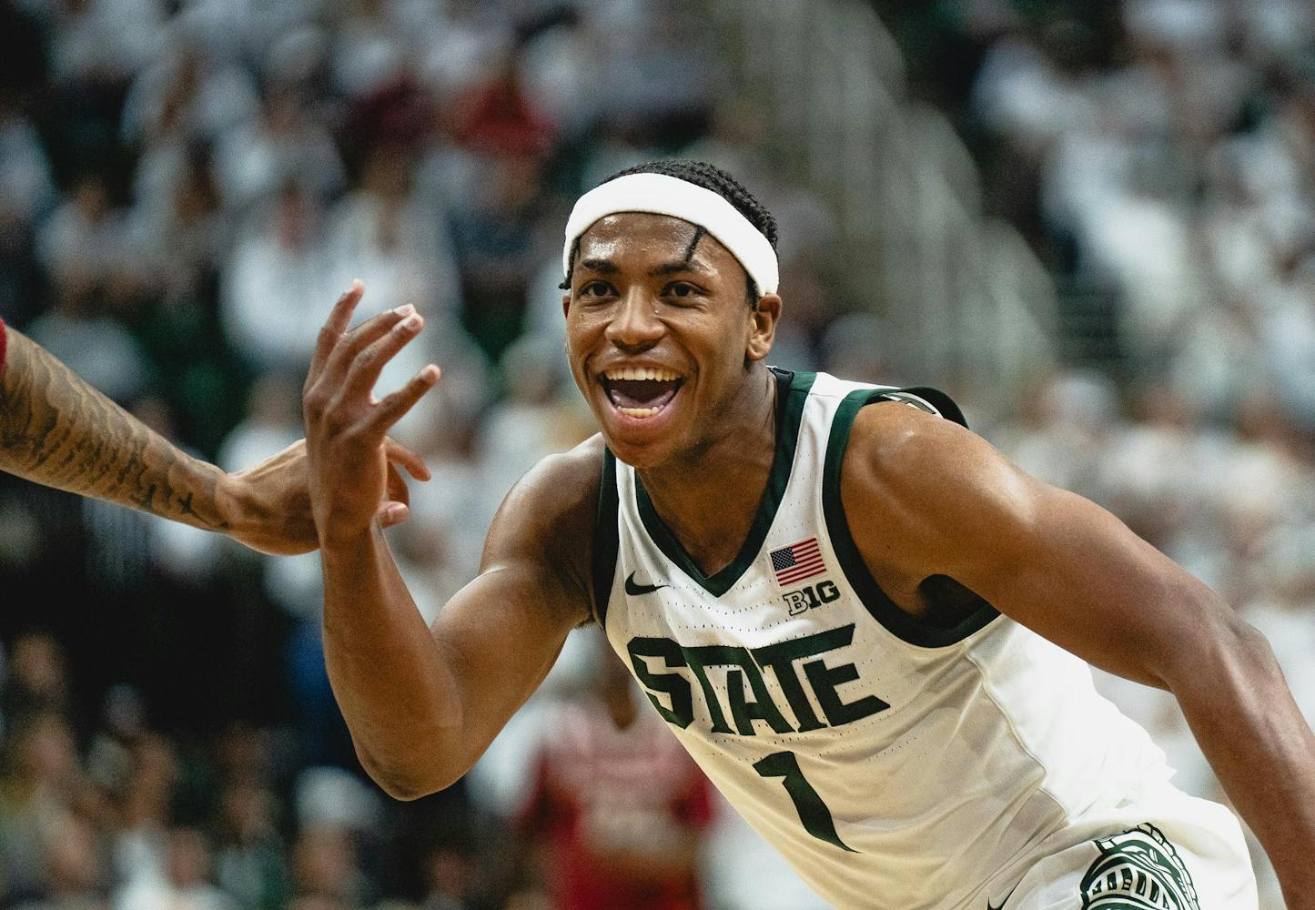 MSU men's basketball wins against Arkansas 69-66 at the Breslin Center ...