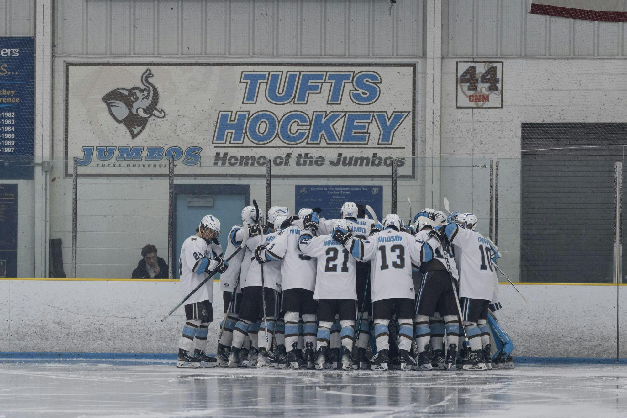 In Photos: Tufts hockey scores big in weekend opener - The Tufts Daily