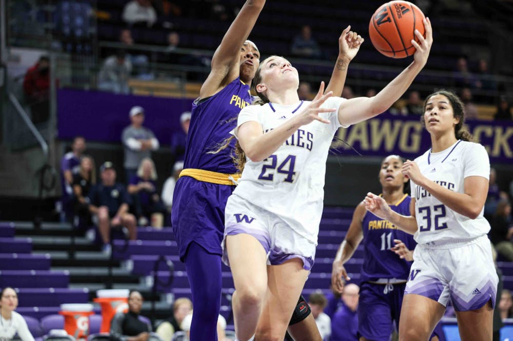 Elle Ladine explodes for 40 points as Washington blows past ...