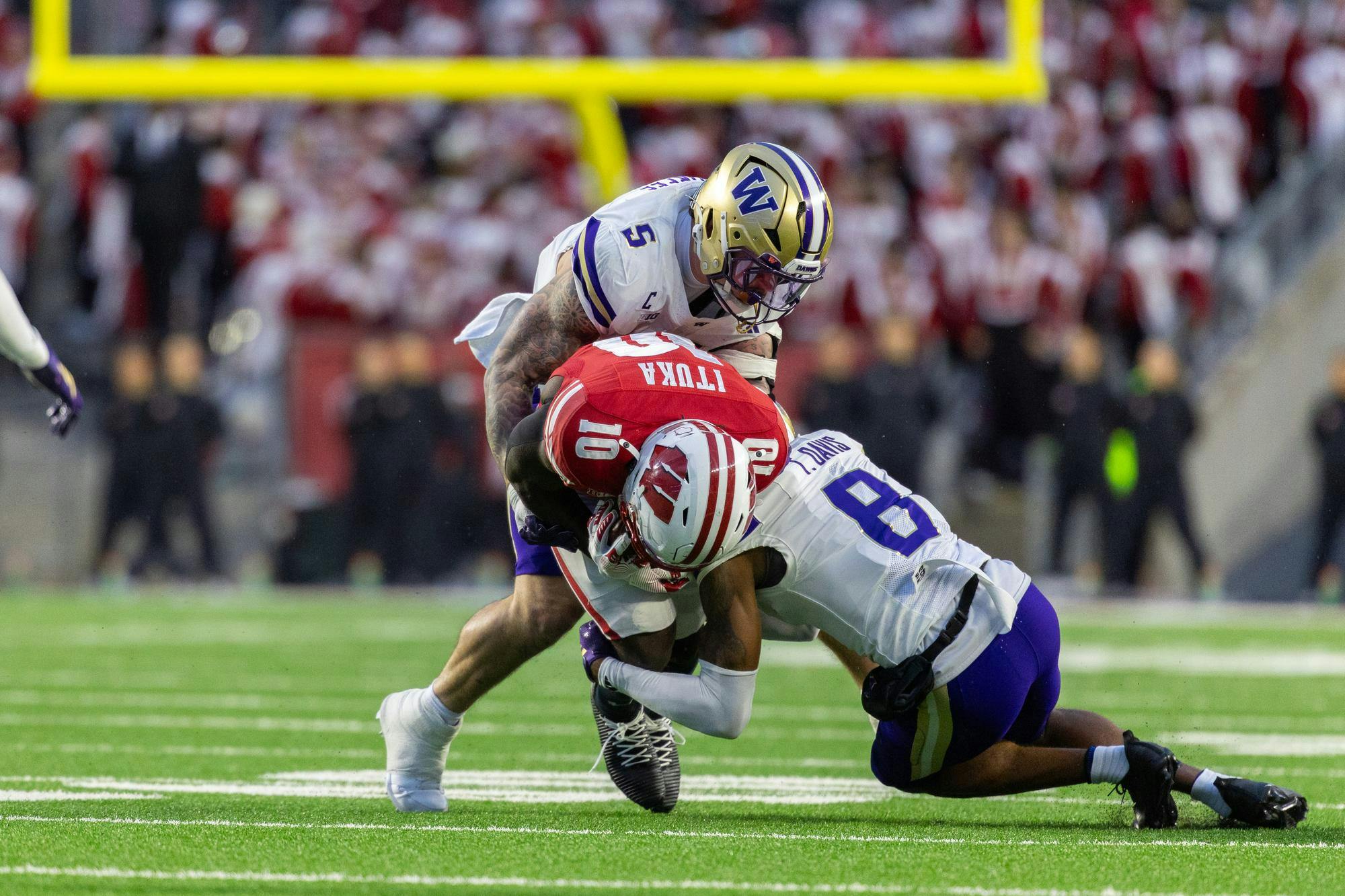 Instant: Washington melts down in the snow, falls to Wisconsin 13-10 in ...