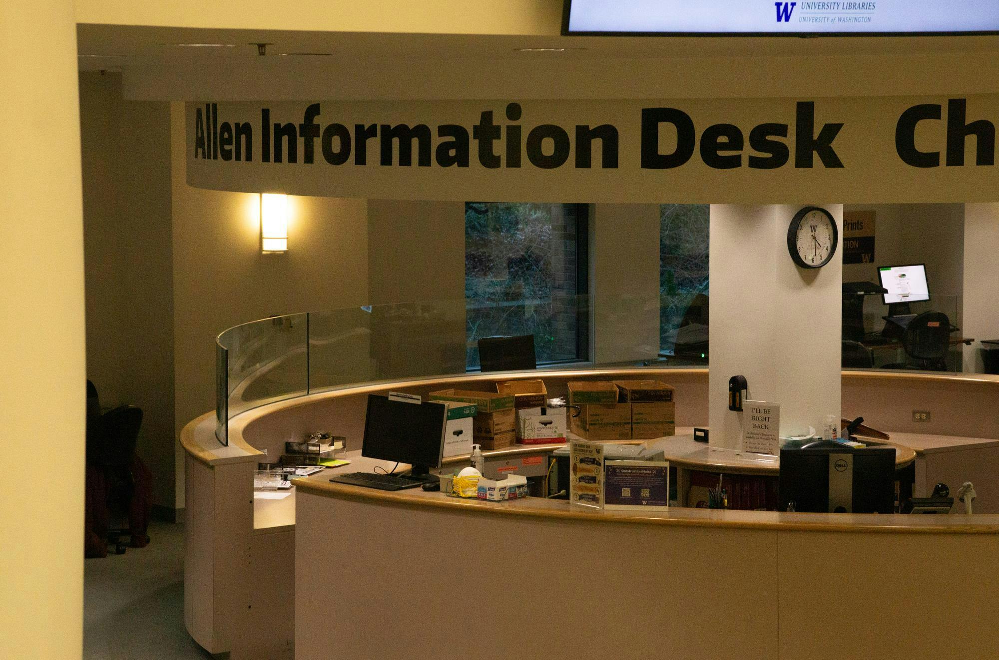 UW Libraries’ query service helps students, UW community 24/7 - The Daily