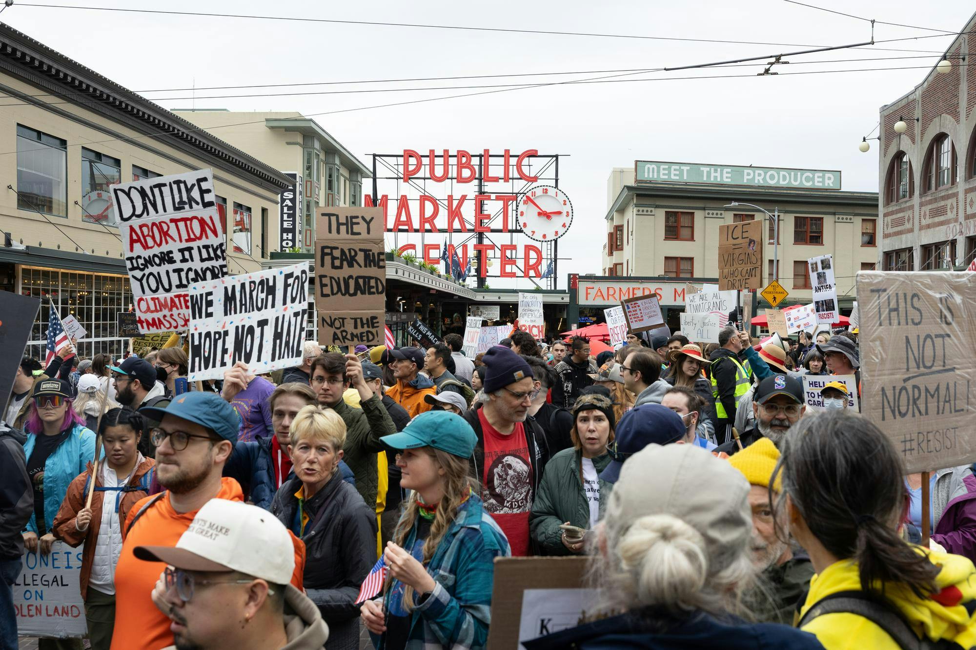 Seattle declares ‘No Kings’ in nationally coordinated protest - The Daily