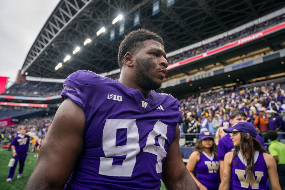 Notebook: UW Huskies starting defensive lineman Jayvon Parker out for ...