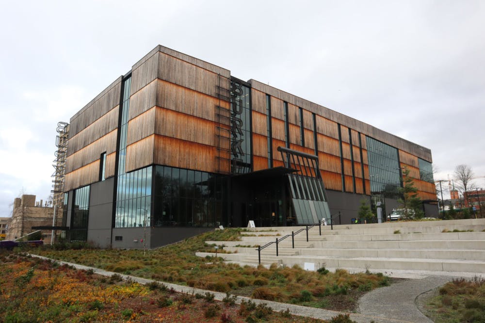 New research from UW Burke Museum reveals that male hummingbirds use ...