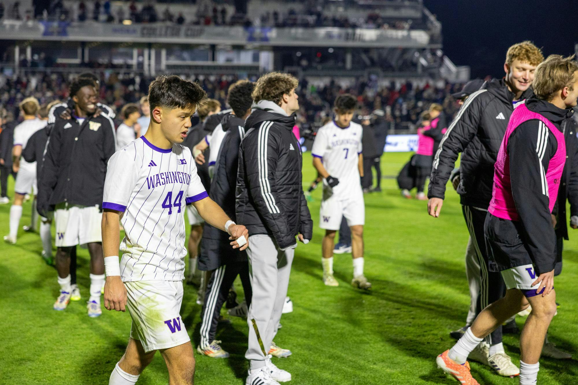 Washington men’s soccer advances to College Cup Final, defeating Furman ...