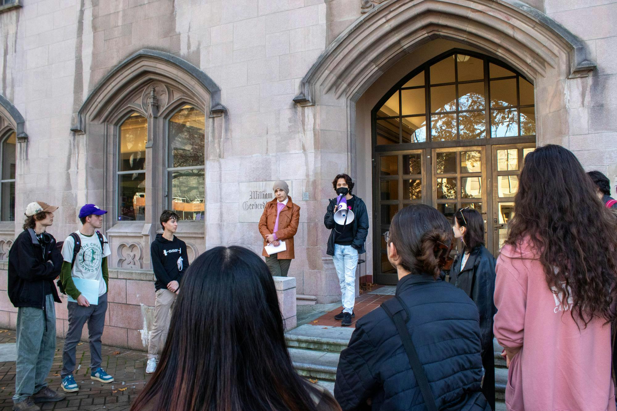 UW student demonstrators deliver letter opposing Trump administration’s ...
